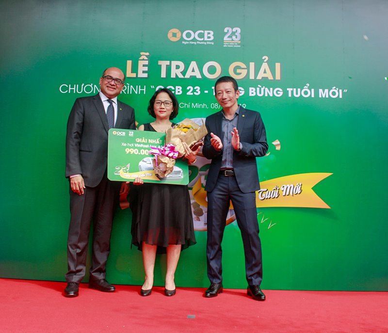 OCB trao giải thưởng gần 1 tỷ đồng cho khách hàng trong CTKM "OCB 23 ...